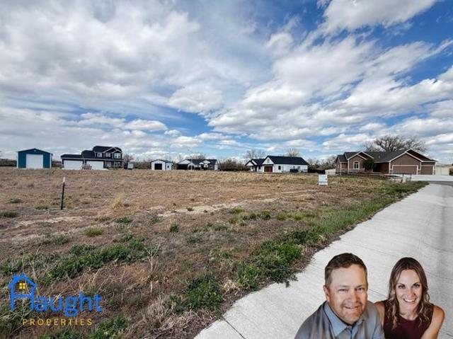 1220 Big Horn Dr, Douglas, WY 82633