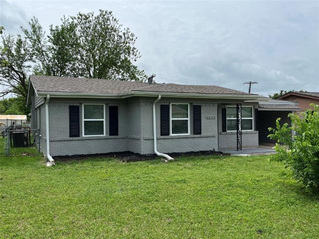 1220 Chapman Dr, Mesquite, TX 75149 | MLS #21226 | Compass