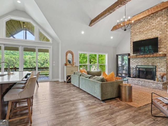 1220 Dogwood Trail