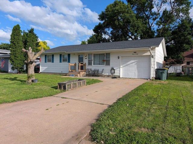 1220 E 5th St, Hastings, NE 68901