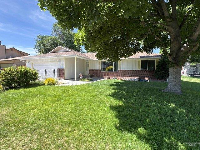 1220 E 9th N, Mountain Home, ID 83647
