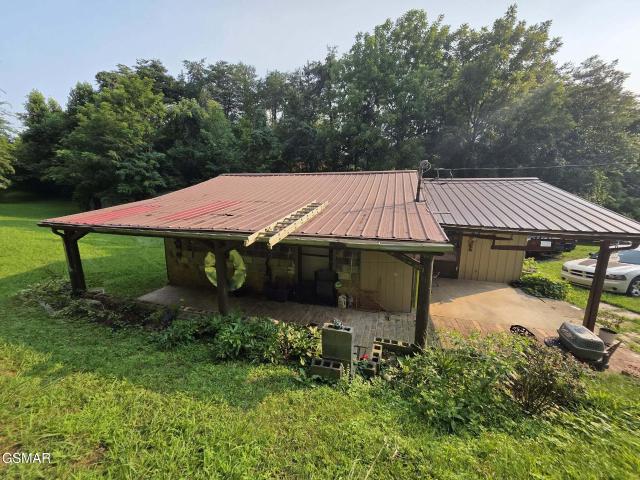 1220 E Dogwood Lane