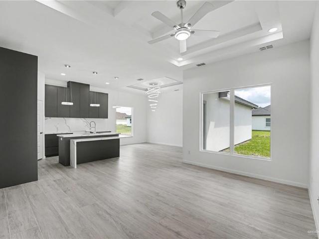 1220 E Evergreen Avenue