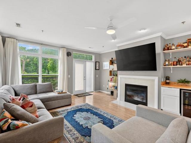 1220 E Locust St Apt 101, Milwaukee, WI 53212