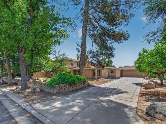 1220 E Sussex Way, Fresno, CA 93704