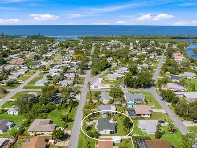 1220 Falcon Rd, Venice, FL 34293