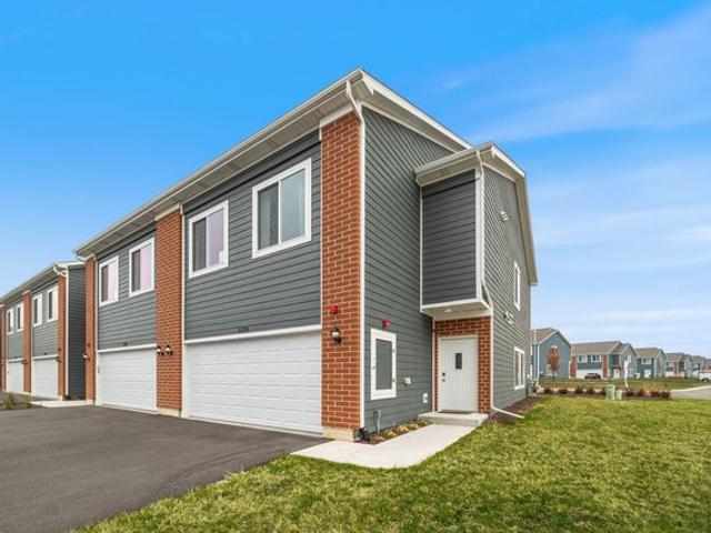 1220 Gillespie Ln, Yorkville, IL 60560