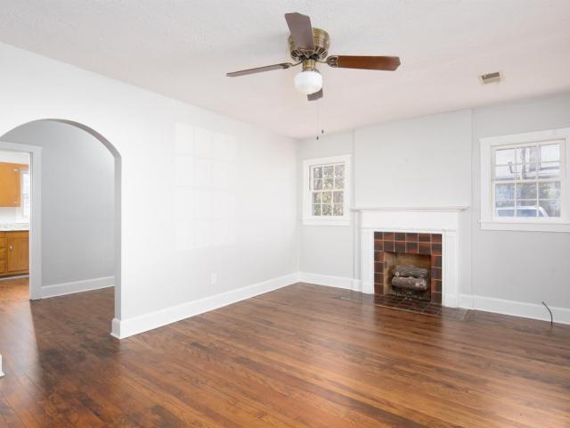 1220 Hammond Avenue