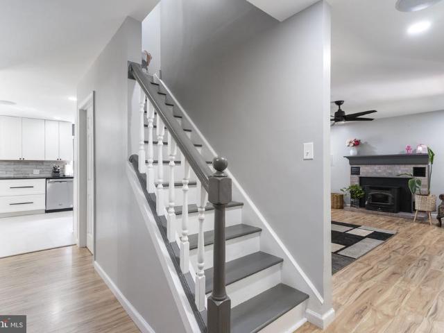 1220 Hollyberry Court