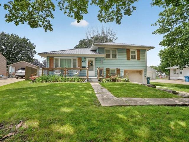 1220 Julian Ave, Waterloo, IA 50701