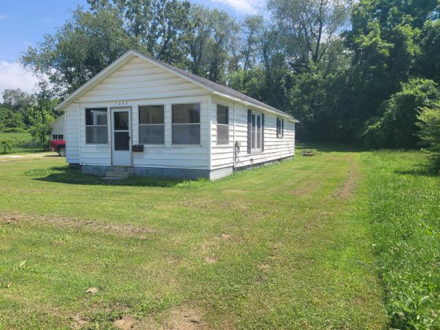 1220 Lambert Lane