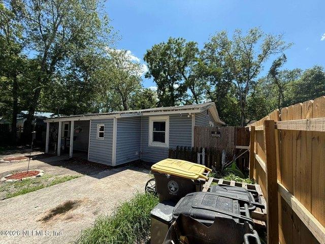 1220 Pangola Dr, Jacksonville, FL 32205