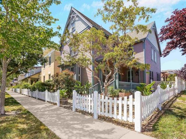 1220 Promenade St, Hercules, CA 94547