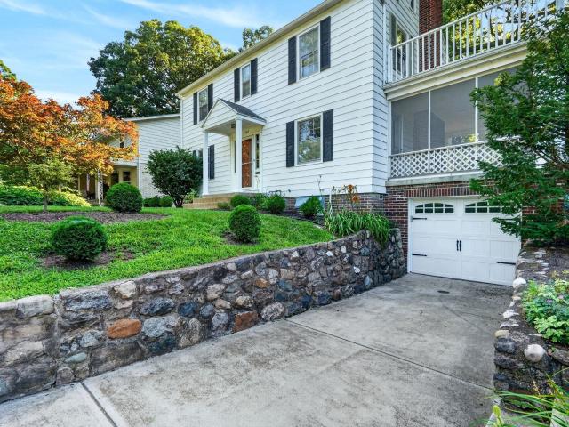1220 Ravinia Road
