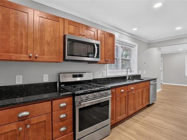1220 Roxboro Drive NE