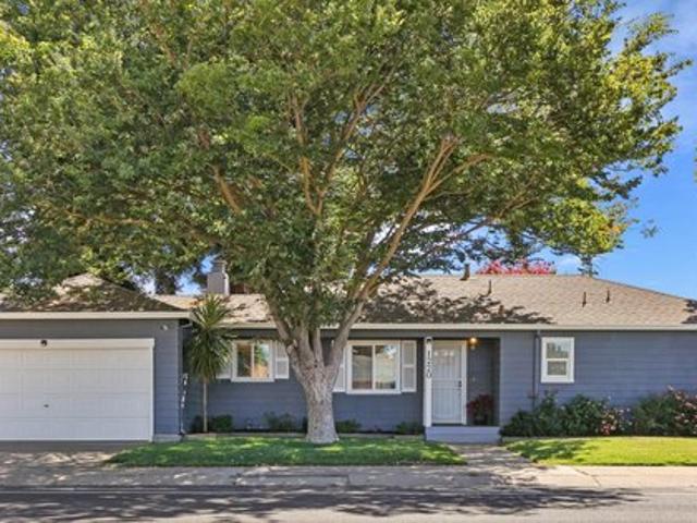 1220 S Crescent Ave, Lodi, CA 95240