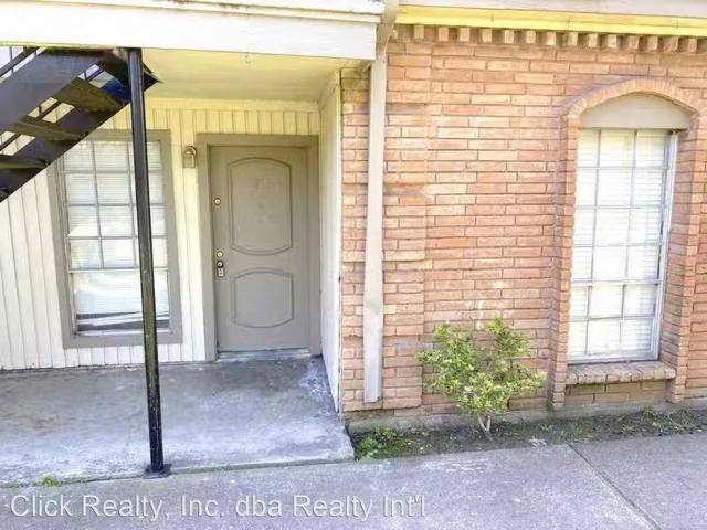 1220 SHADOWDALE DR UNIT 1 1220 Shadowdale Dr #1