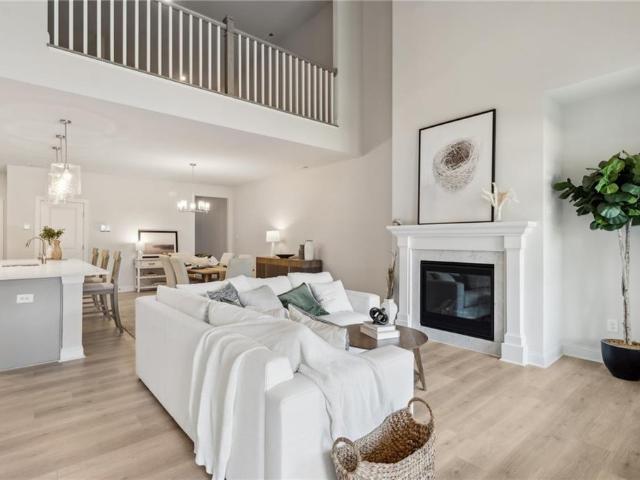 1220 Treviso Bay