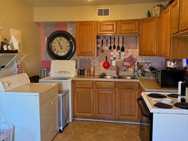 1220 W Lincoln Trail Blvd