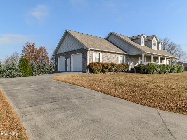 1220 Whaleys Overlook