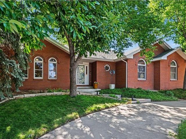 1220 49th Avenue Ct, Greeley, CO 80634