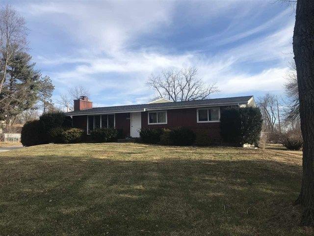 1220 4th Ave, Iowa City, IA 52240