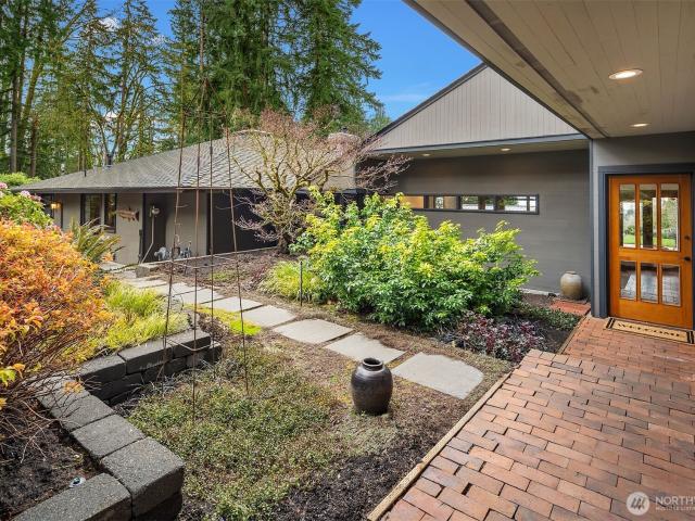 12210 NE 39th St, Bellevue, WA 98005 | Compass