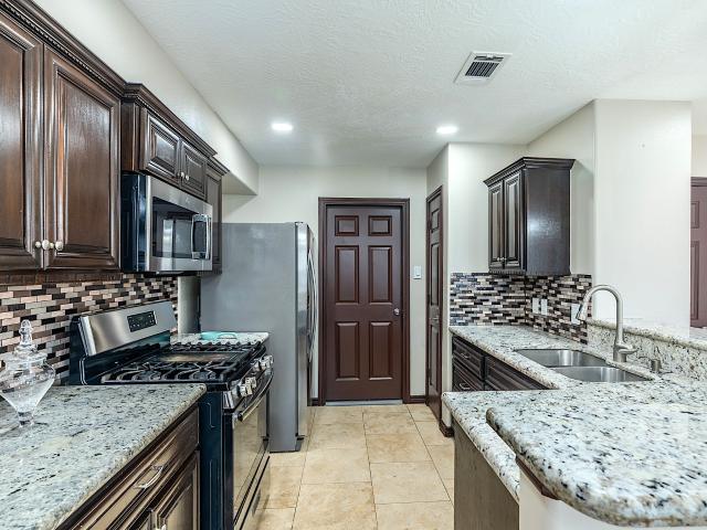 12211 Greenmesa Drive