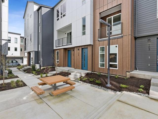 12217 th Pl NE # 27 104, Redmond, WA 98052