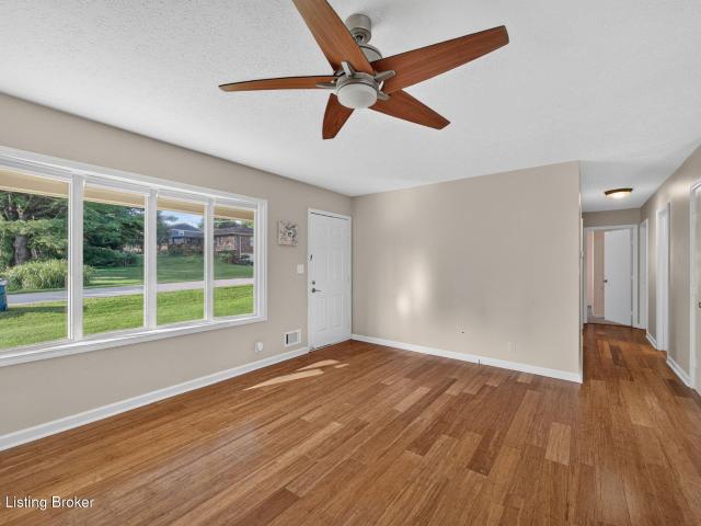 12217 Valley Dr