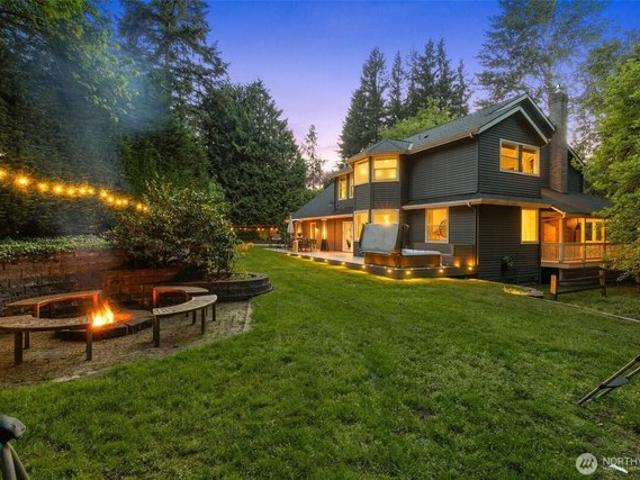 12217 NE 100th St, Kirkland, WA 98033