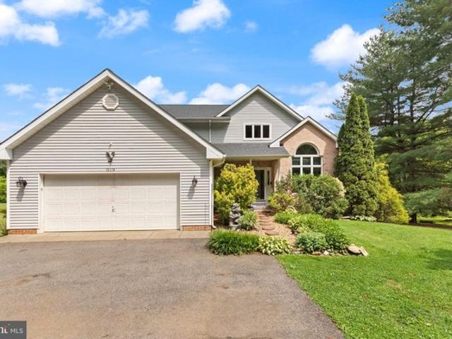 12215 Marc Ln, Glen Arm, MD 21057