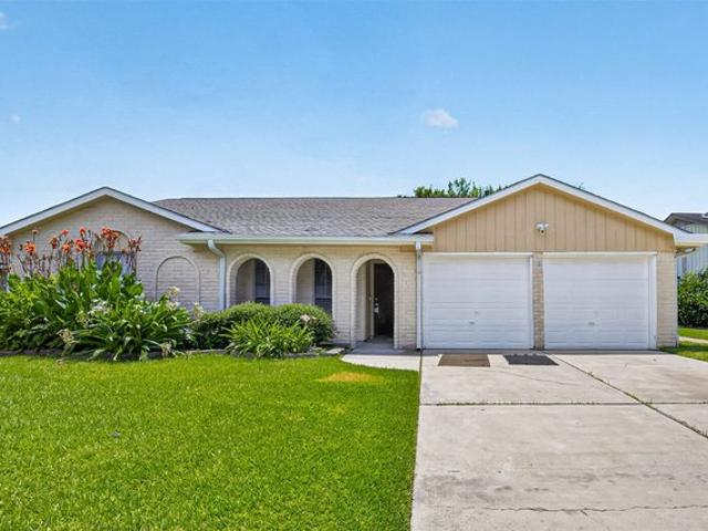 12215 Meadowdale Dr, Meadows Place, TX 77477