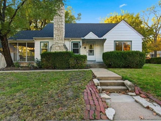 1221 N 8th St, Manhattan, KS 66502