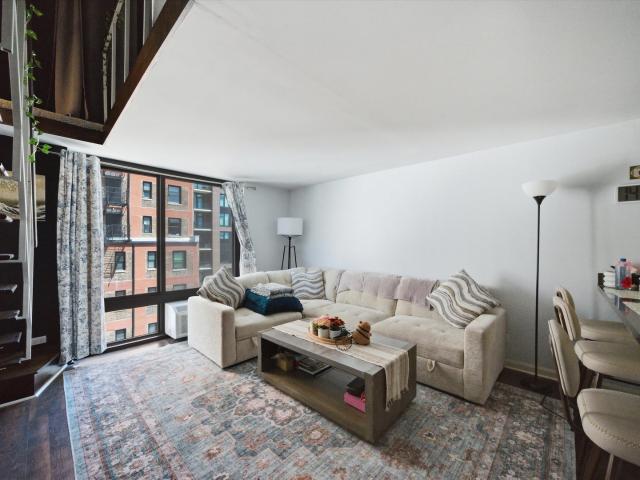 1221 N Dearborn Street # 608S