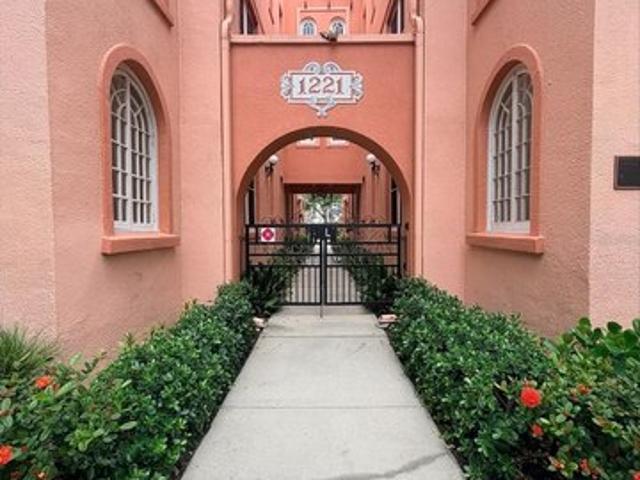 1221 N Palm Ave Apt 204, Sarasota, FL 34236