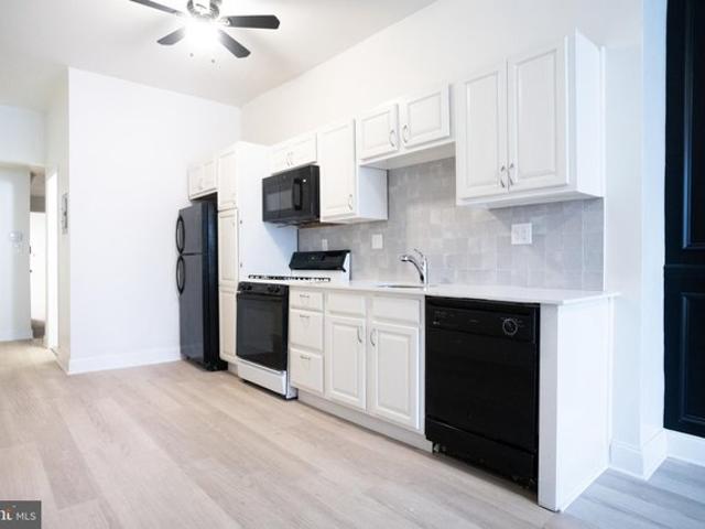 1221 N Randolph St, Philadelphia, PA 19122