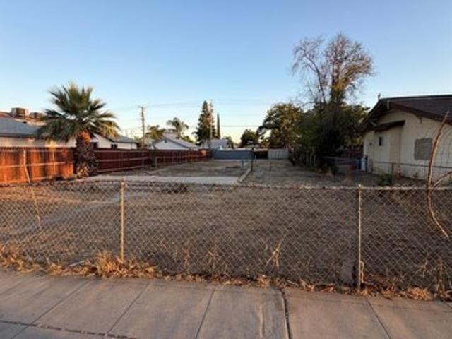 1221 Niles St, Bakersfield, CA 93305