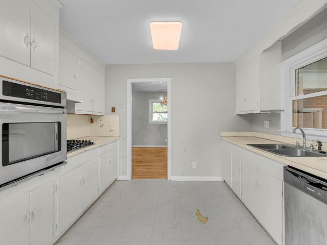 1221 Byron Road