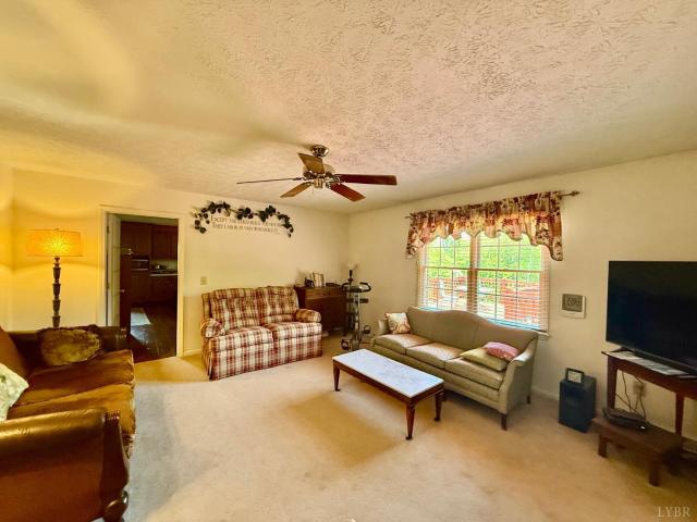 1221 Beales Lane