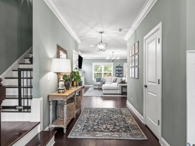 1221 Bridgeview Drive