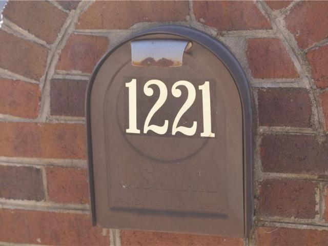 1221 Clearwater LN