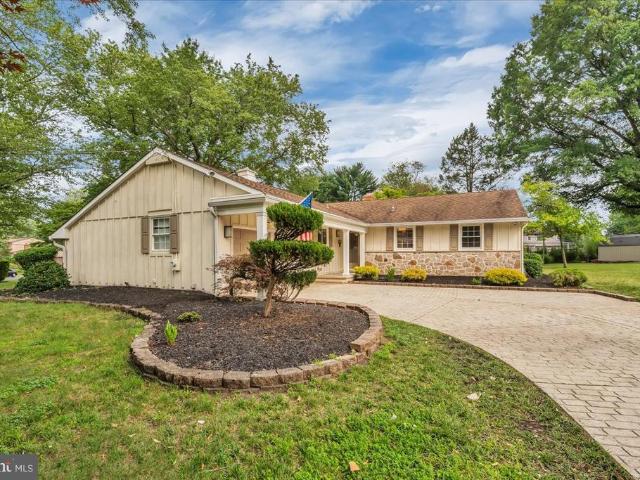 1221 Crane Drive