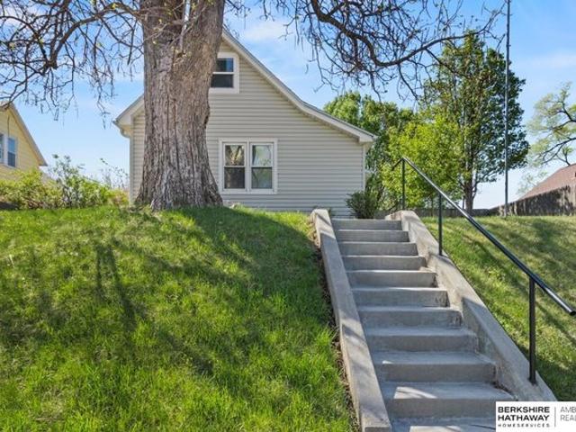 1221 D St, Omaha, NE 68107