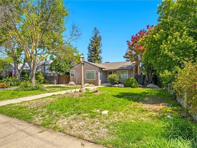 1221 E 21st St, Merced, CA 95340