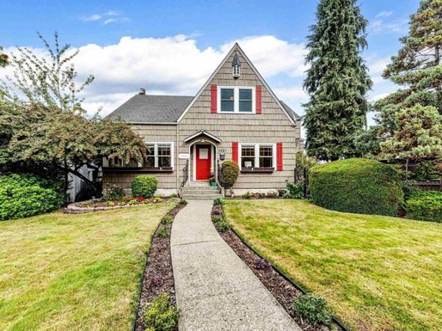 1221 E 2nd St, Port Angeles, WA 98362