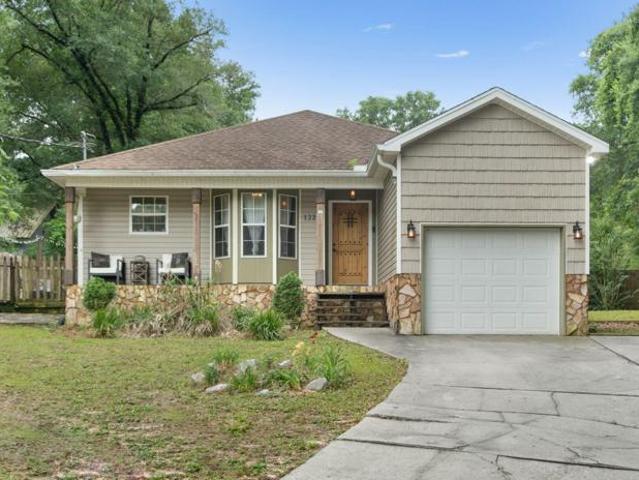1221 E Chestnut Ave E, Crestview, FL 32539