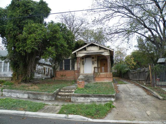 1221 E Crockett St, San Antonio, TX 78202 | MLS #1926 | Compass