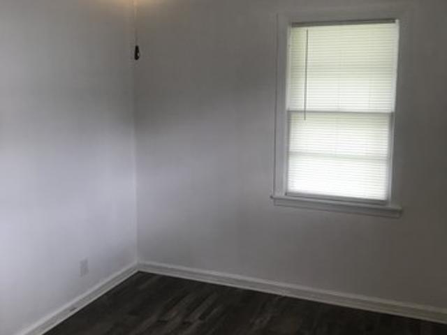 1221 Ferndale Ln, Kinston, NC 28501