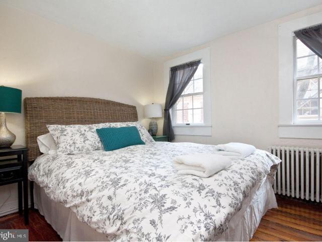 1221 Panama Street